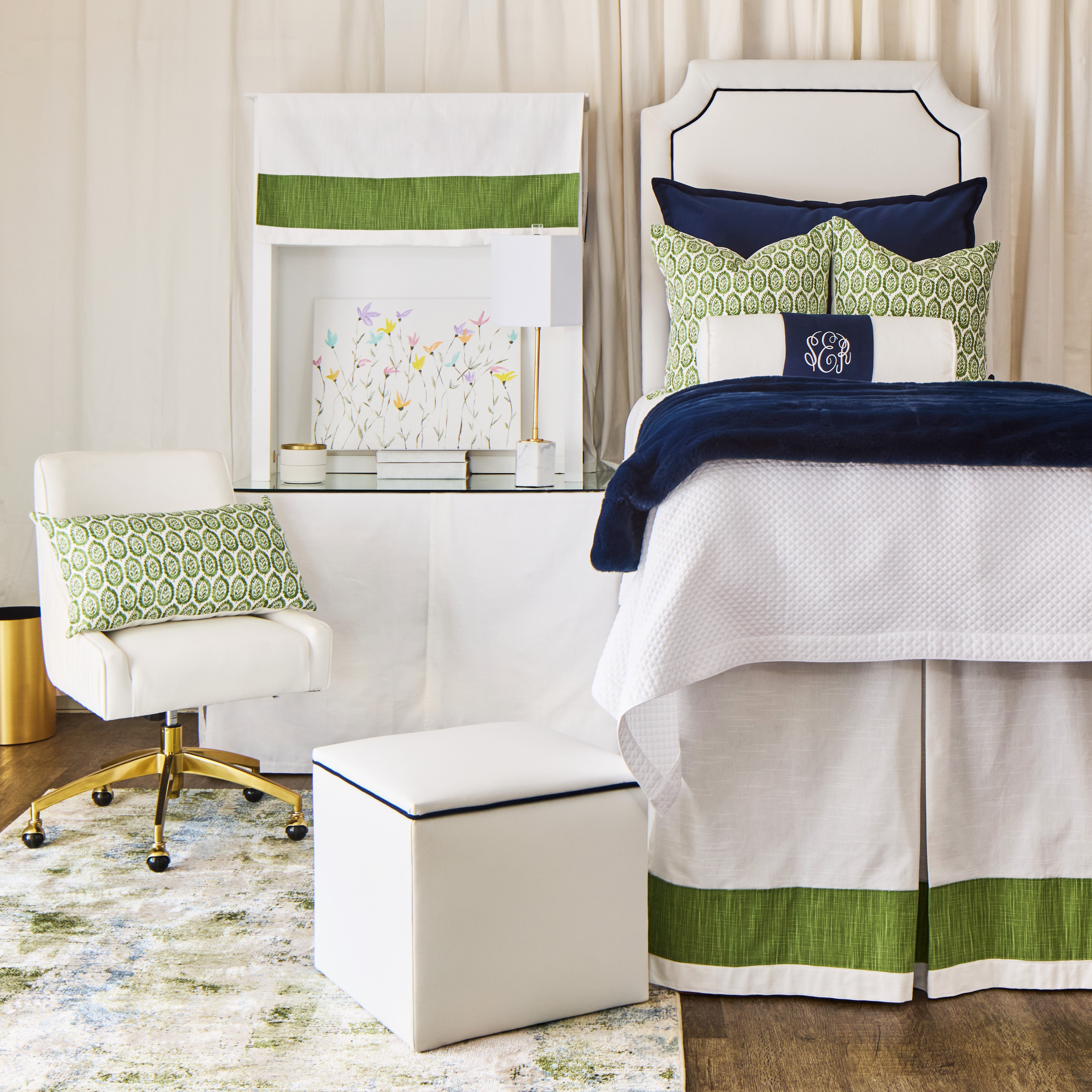 Castle Blue – Dorm Decor